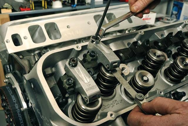 Como cambiar las gomas de válvulas de tu Carro | 10 Carros
